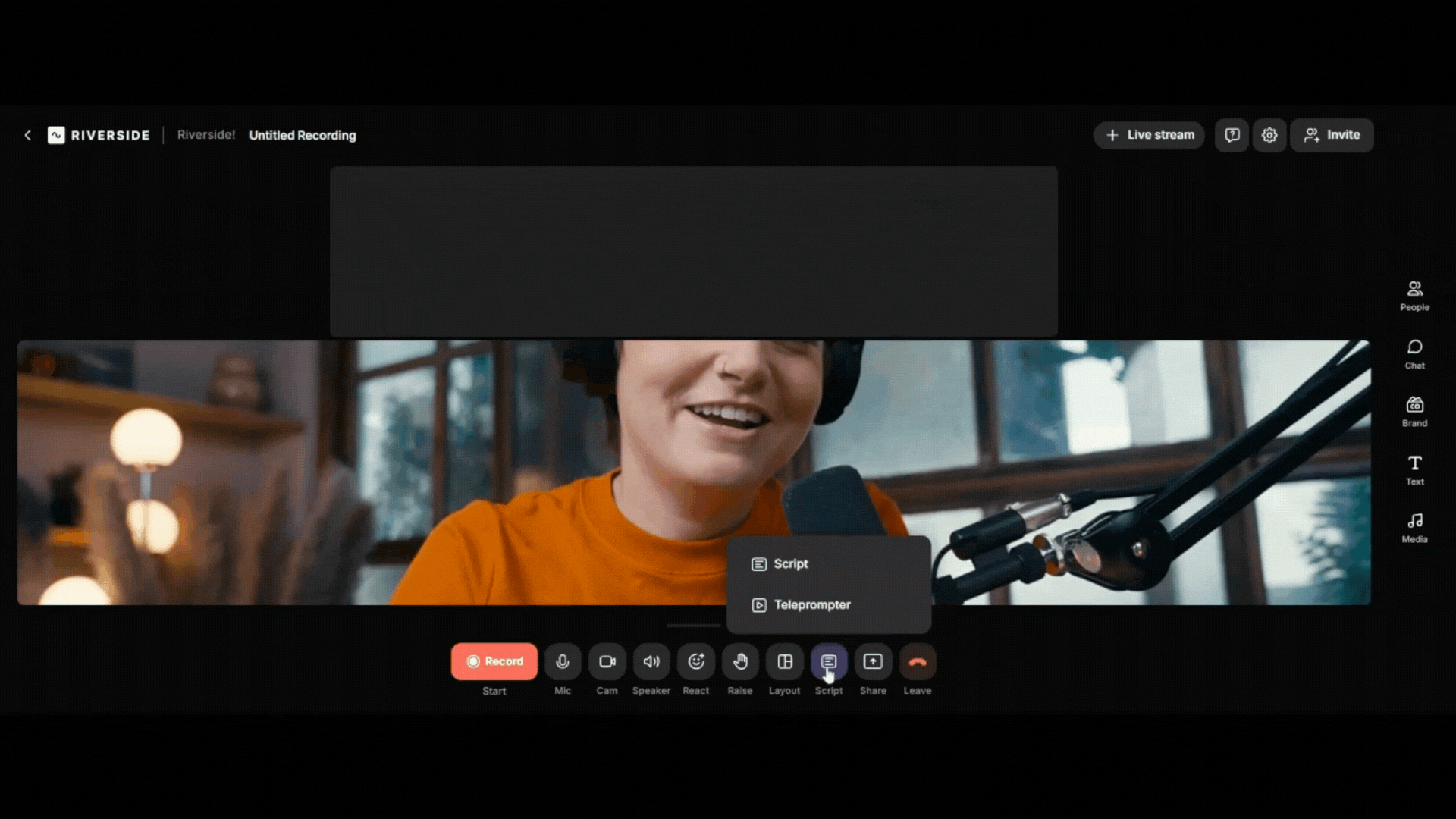Add a script or host notes in the studio – Riverside.fm Help Center
